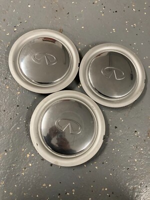 (4) Infinity 40315-60U10 chrome w/ silver wheel center caps 90-92 Q45 ...
