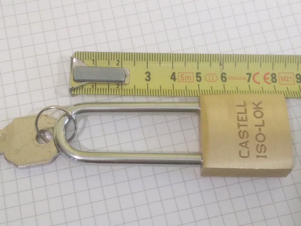 CASTELL ISOLOCK Padlock single key 50mm shackle brass 30mm body 85mm ...