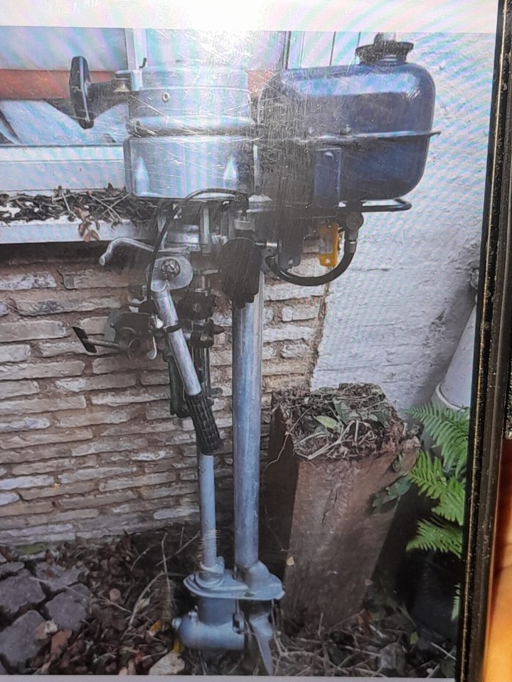 Seagull 40 Long Shaft Outboard Late Model Collection Only Po11 9ay ...