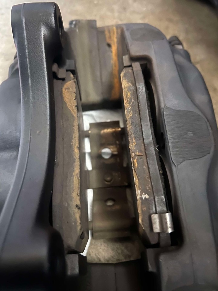 Dodge Charger/Challenger Set of Rear SRT Brembo 4 Piston Brake Caliper ...
