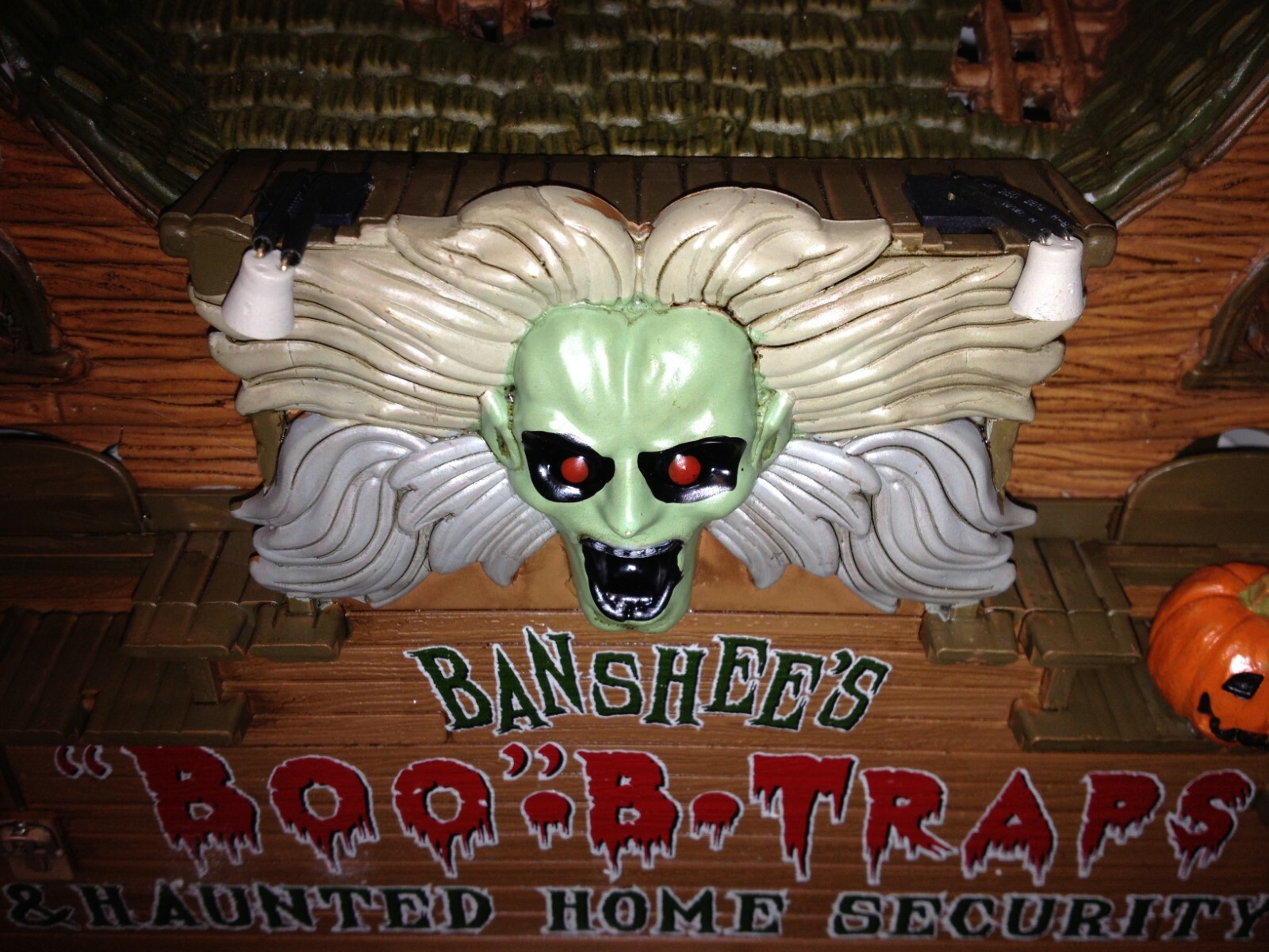 LEMAX Spooky Town Banshee's Boo-B-Traps Halloween Lighted Village ...