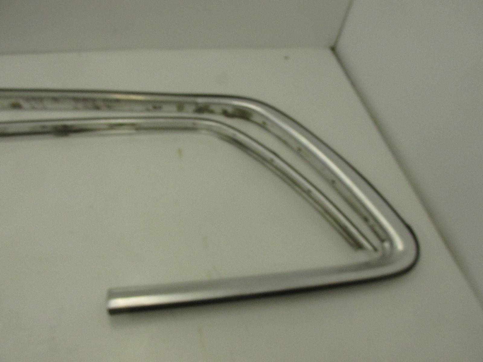 MERCEDES-BENZ 300CD W123 COUPE , LEFT SIDE WINDOWS CHROME SORROUND TRIM ...