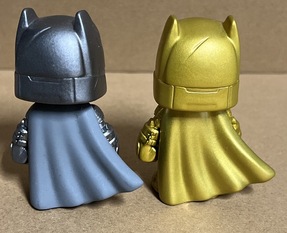 Funko Mystery Minis Batman vs Superman ARMORED BATMAN Common & Gold Set ...