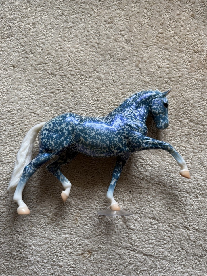 Breyer Vail 2023 Blue Filigree Winter Decorator Web Special Totilas ...