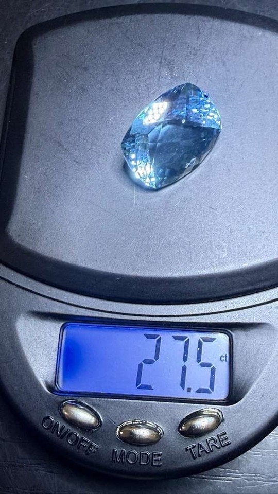 Natural Fine Swiss Blue Topaz - Cushion Cut - AAA - 27 ,5 Carats | eBay