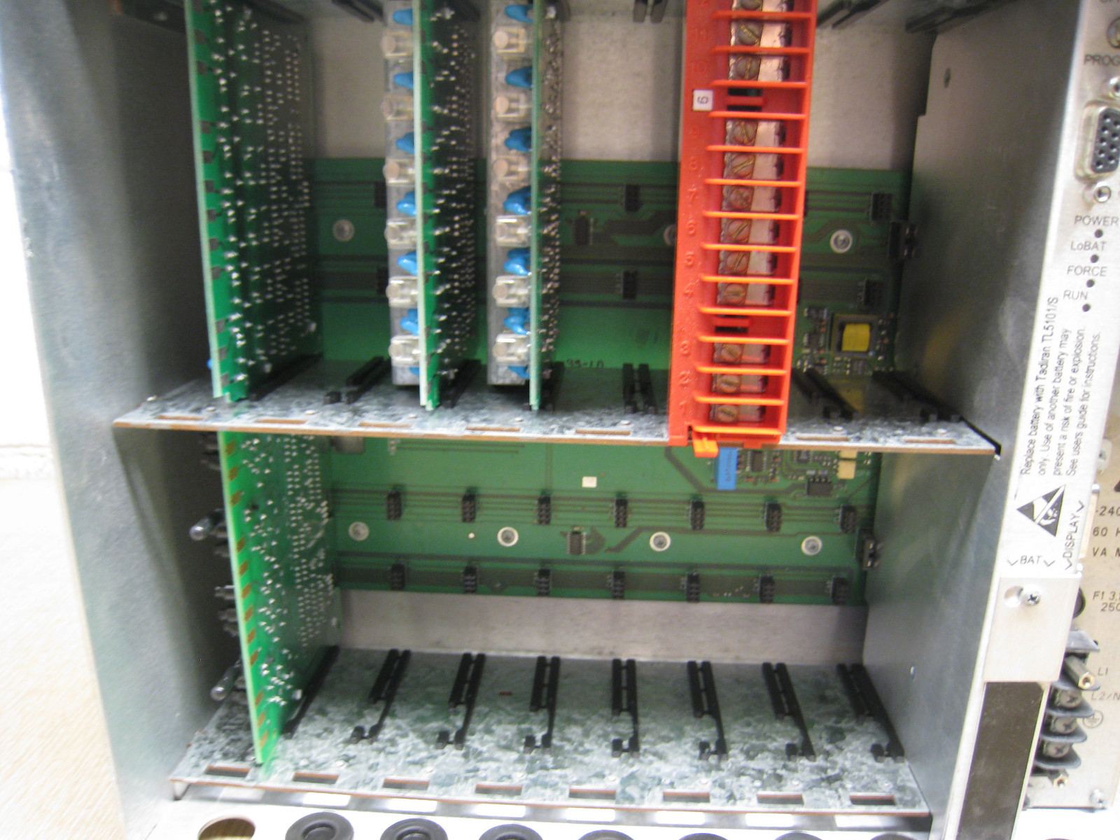 HONEYWELL UMC800 CONTROLLER 8001-000-0E-10000000-508A0000-0-3-0 RACK ...