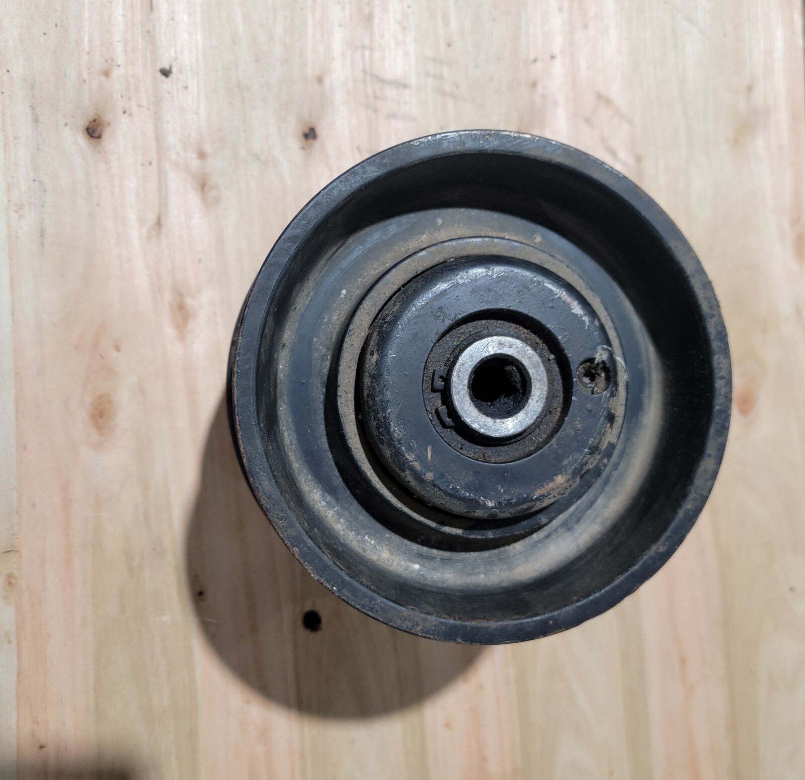 Genuine OEM Bobcat Track Roller 6693239 T180 T190 T250 T300 T320 T550 ...