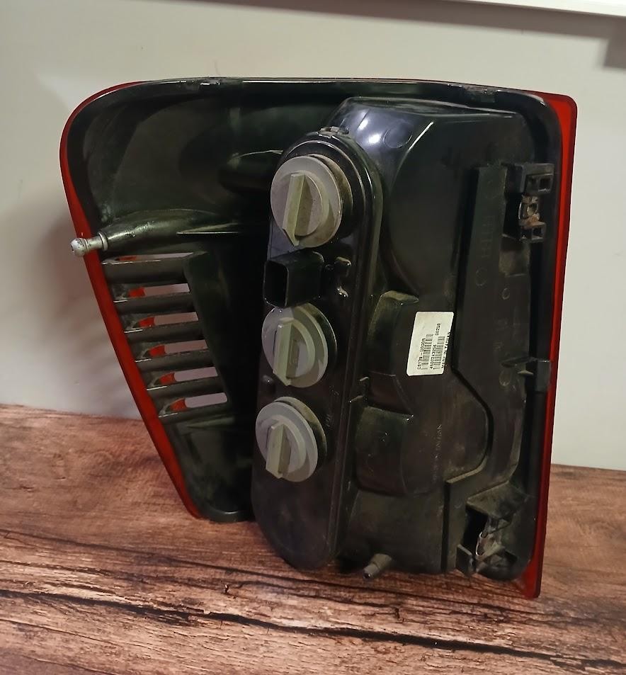 02 03 04 JEEP GRAND CHEROKEE Right Tail Light #CS139-U000R | eBay