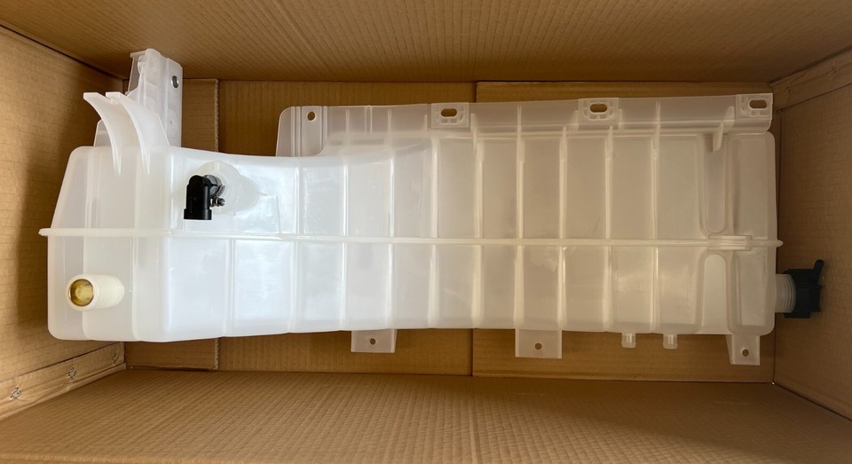 OEM Original Volvo VNL 2004 and up Expansion surge coolant antifreeze ...