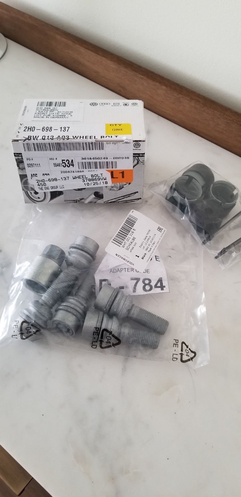 Genuine Volkswagen Wheel Lock Kit 2H0-698-137-A | TUAREG & PORSCHE ...