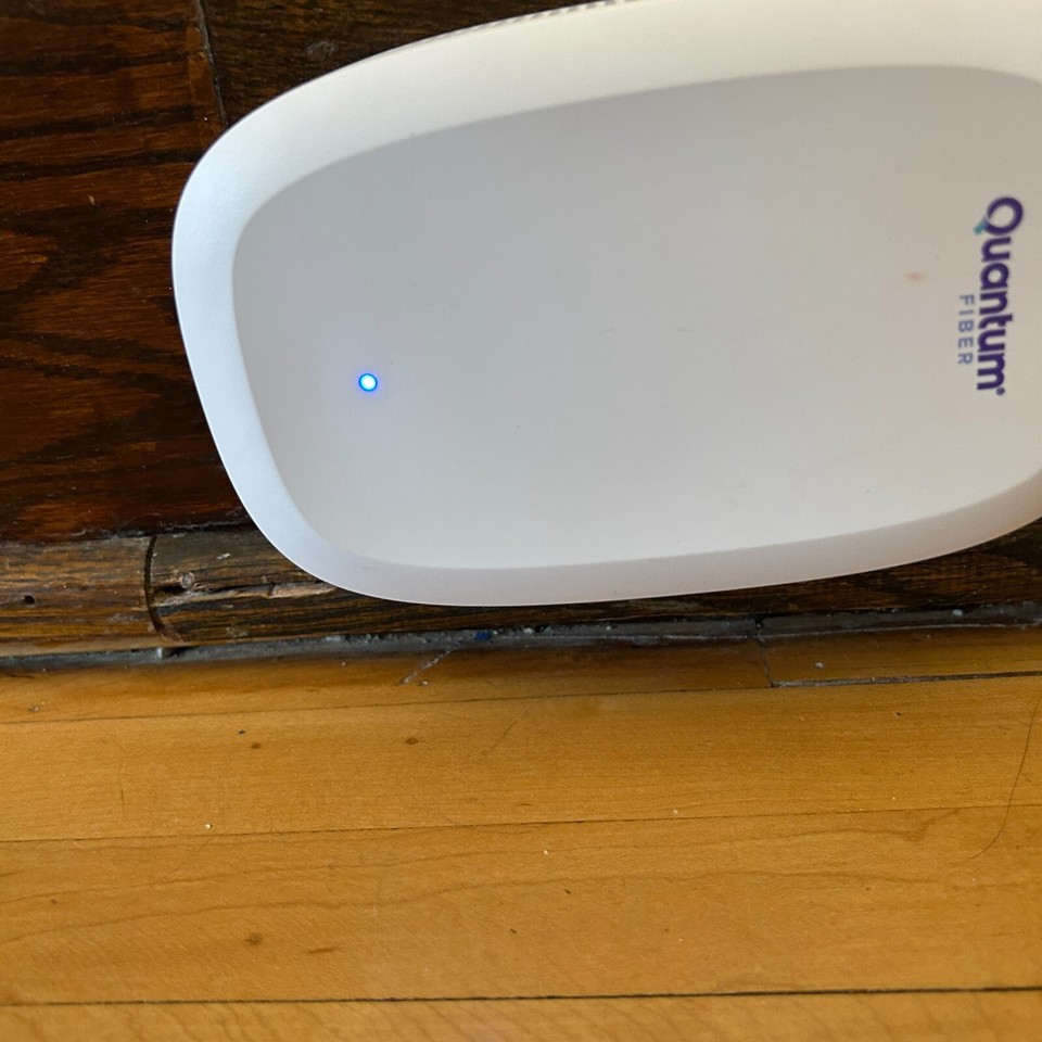 Quantum Fiber Q9500WK TRI-Band 360 WiFi Extender Compact White 2 ...