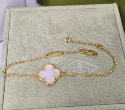 Van Cleef & Arpels Sweet Alhambra shells Bracelet 750(YG) | eBay