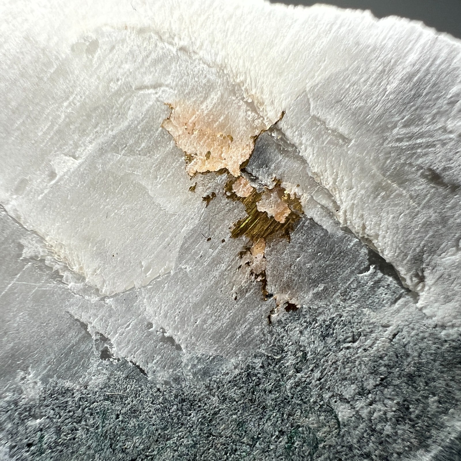 Native Gold in Quartz: Kerr-Addison mine, McGarry Township, Ontario ...