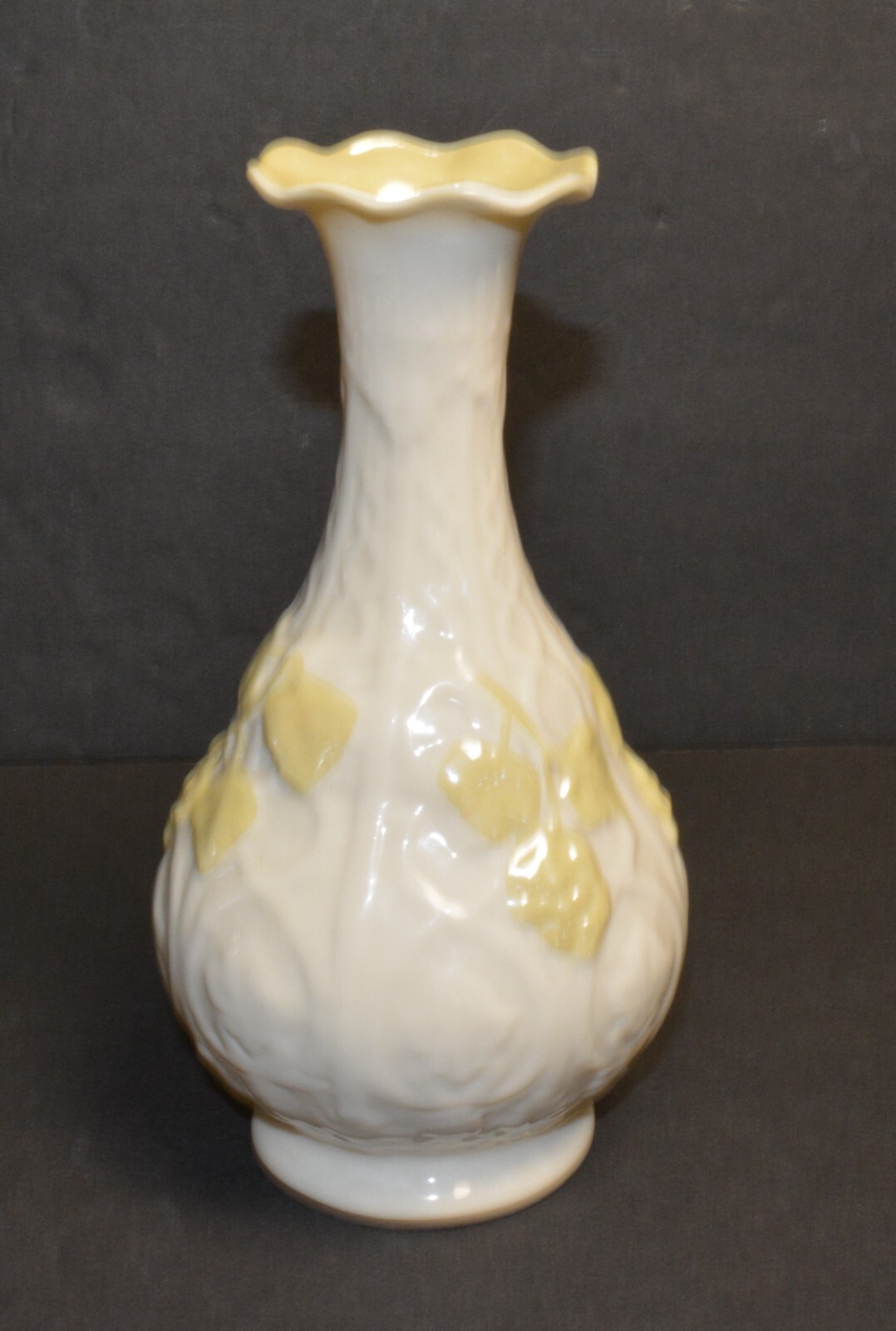 BELLEEK Fine Parian China 7th Mark Made in Ireland GRAPE LEAVES 7"h Bud ...