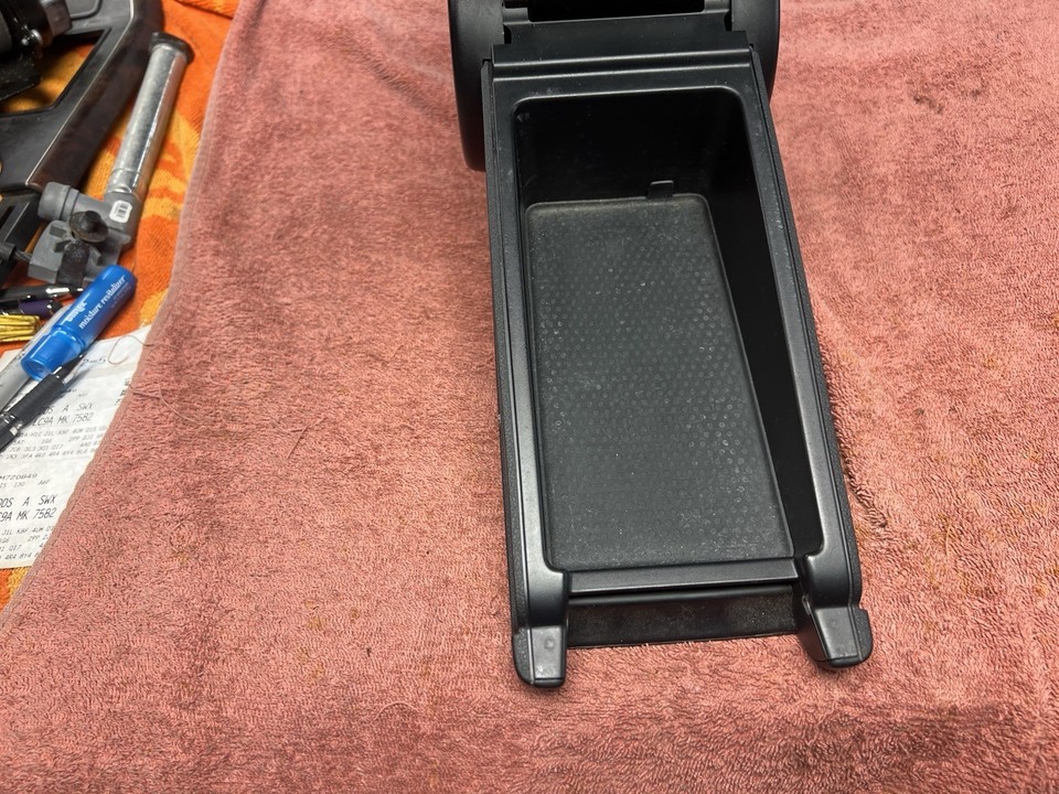 2012-2019 VW beetle center console lid arm rest black cloth OEM 13 14 ...