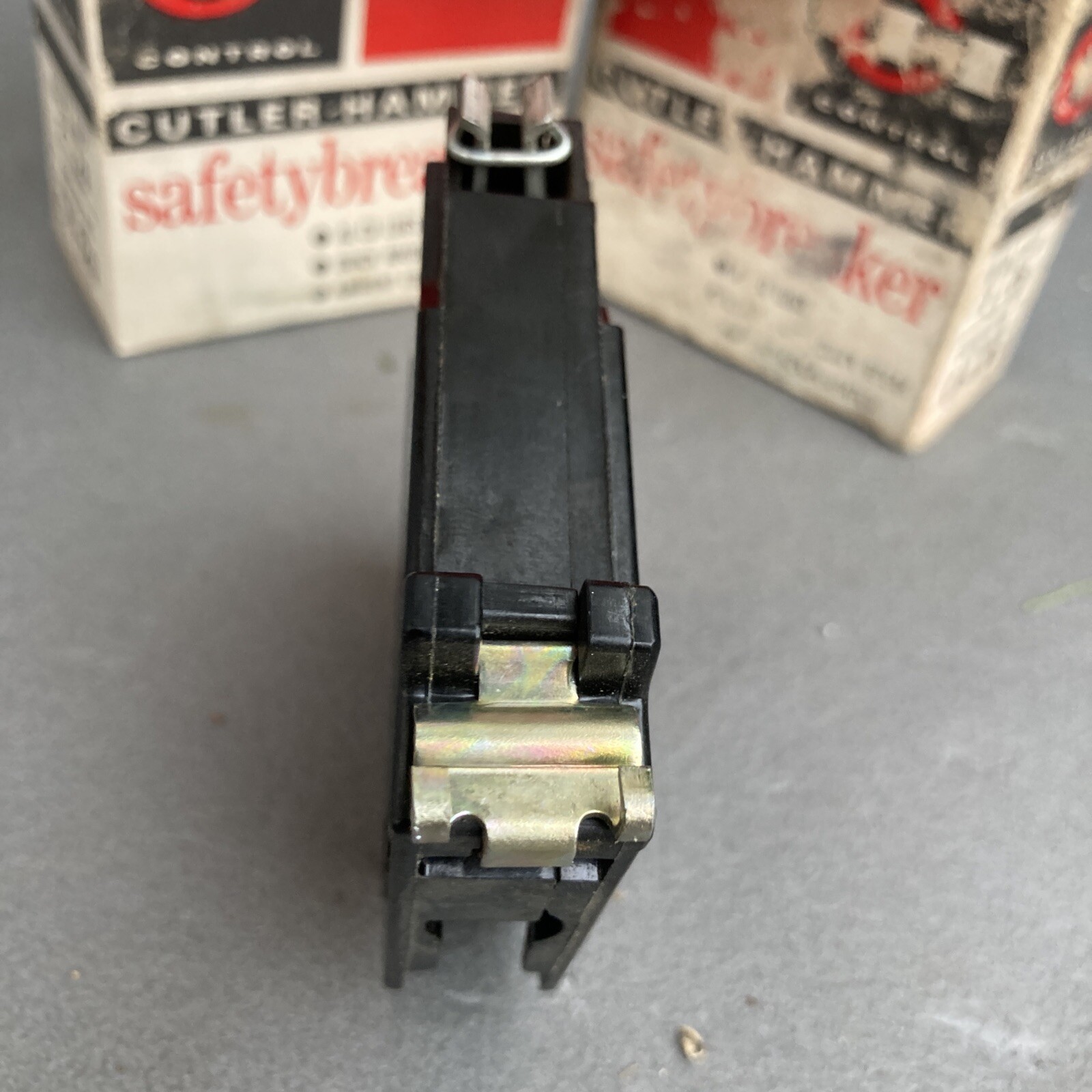 CH120 Cutler-Hammer Type CH 1 Pole 20 Amp 120v METAL FOOT / HALF NOTCH ...