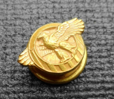 Vintage Ruptured Gold Duck Cuff Lapel Pin WWII Honorable Discharge ...
