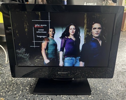 Emerson 19” LCD TV/DVD Combo Model LD190EM2 Gaming Console + HDMI WORKS ...