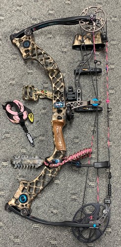 Matthews Jewel Ladies Compound Bow RH 45#, 25.5” Draw, Camouflage Pink ...