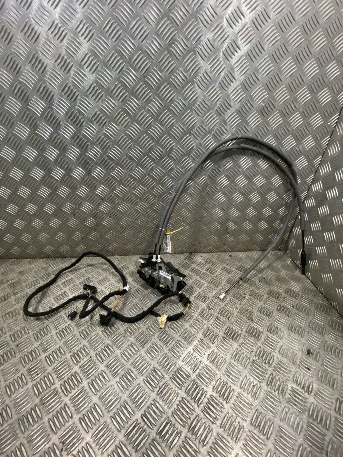 Mercedes-Benz W639 VITO Van LH Sliding Door Lock (A6397300835) for sale ...