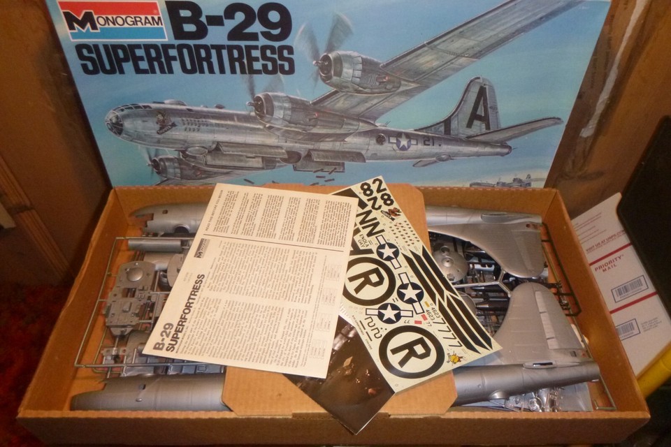 Vintage 1977 Monogram 148 Scale B-29 Superfortress Airplane Model Kit ...