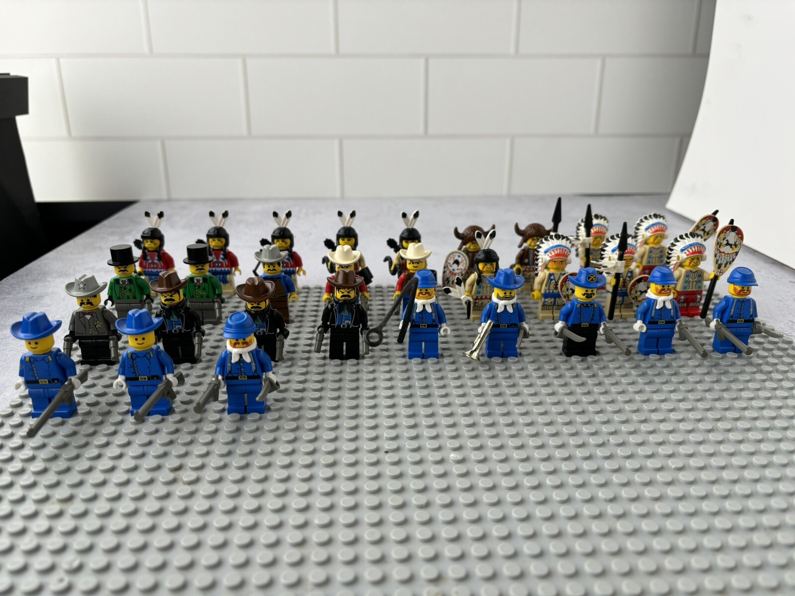 Lego Western Cowboys, Indians, And Calvary Soldiers Lot Of 40 Minifigs ...