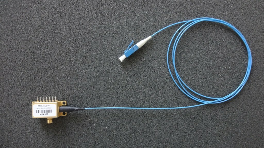 10Gbs 1310nm Electro-absorption Modulated Laser (EML) FC/PC Connector ...