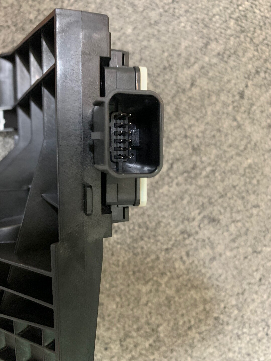 OEM 99140-R0000 UNIT ASSY-REAR CORNER RADAR,LH Left for Kia Carnival ...