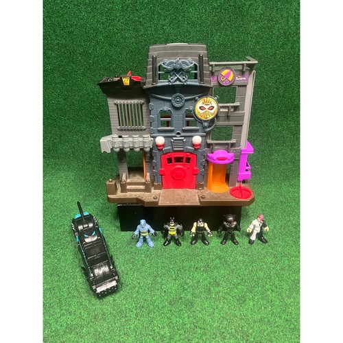Fisher-Price Imaginext DC Super Friends Crime Alley Batman Exclusive ...