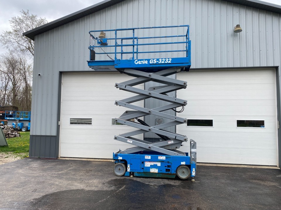 2014 Genie GS-3232 Self Propelled 32’ Electric Scissor Lift with Outriggers | eBay