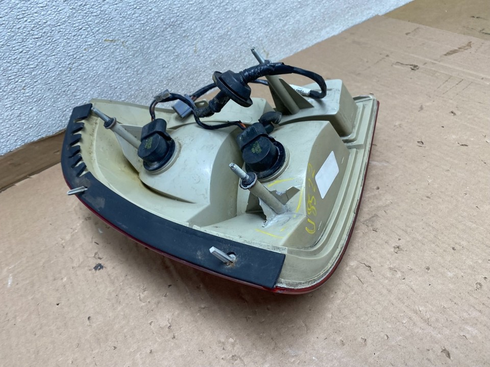 2003 to 2011 Lincoln Town Car Right Passenger Rh Tail Light U8522 DW | eBay