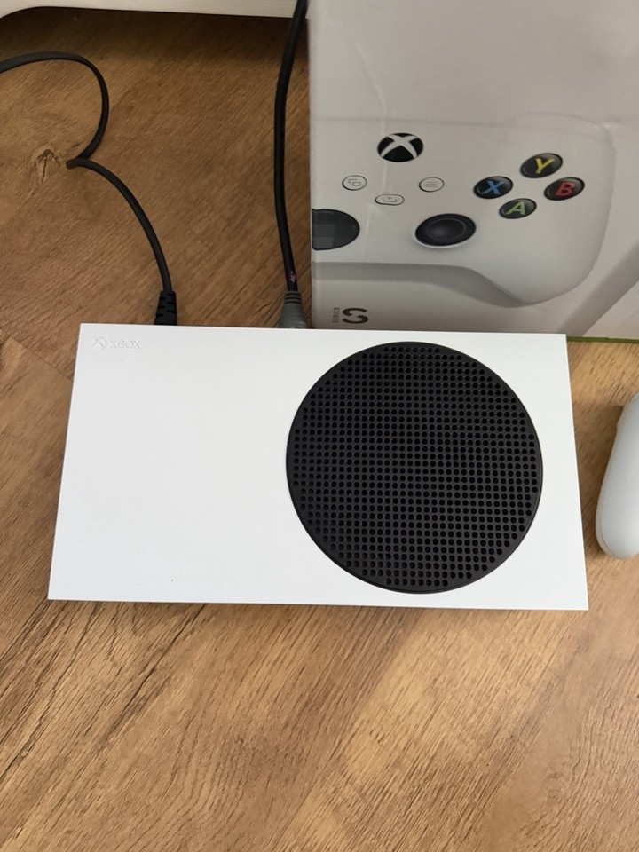 Microsoft Xbox Series S 512GB White Video Game Console with Controller ...