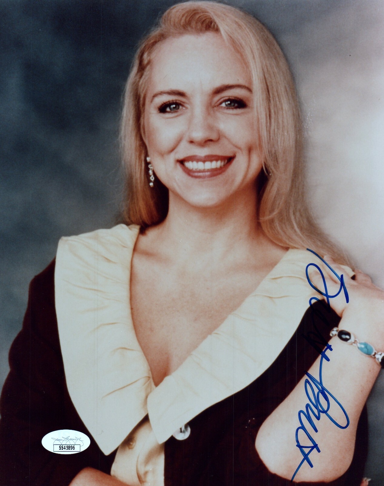 Brett Butler Actress Signed 8x10 Photo with JSA COA | eBay