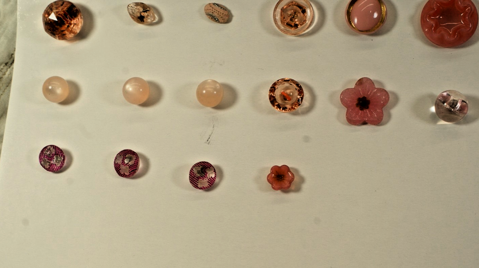 BS#11 - Lot of 46 Antique, Vintage Buttons, Glass, Pinks | eBay