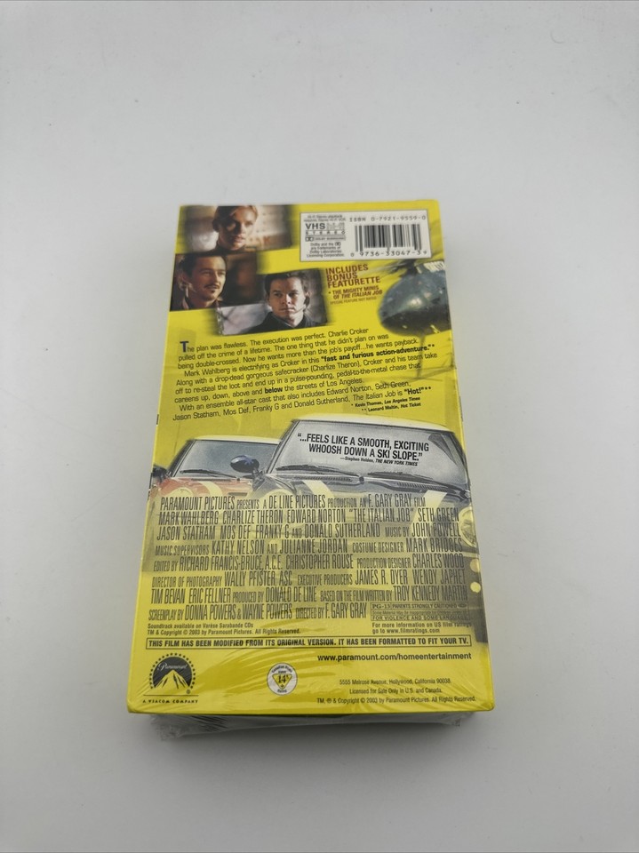 The Italian Job (VHS, 2003, Full Frame) - Mark Wahlberg - Charlize ...