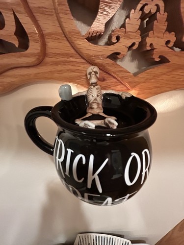 NEW SCENTSY Chilling Brew Wax Warmer Retired Halloween Skeleton Trick ...