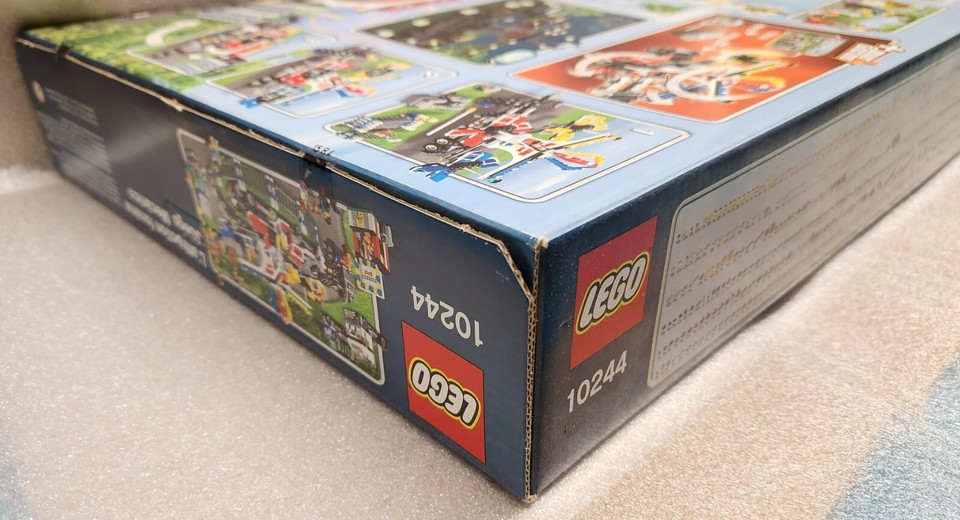 LEGO 10244 Creator Expert Fairground Mixer Ride Fair. New In Box ...