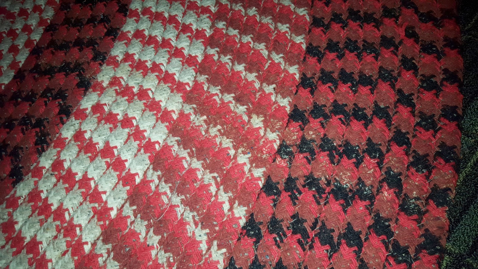 VINTAGE BRAIDED RUG ROUND LARGE RED & WHITE CIRCULAR 7ft DIAMETER | eBay