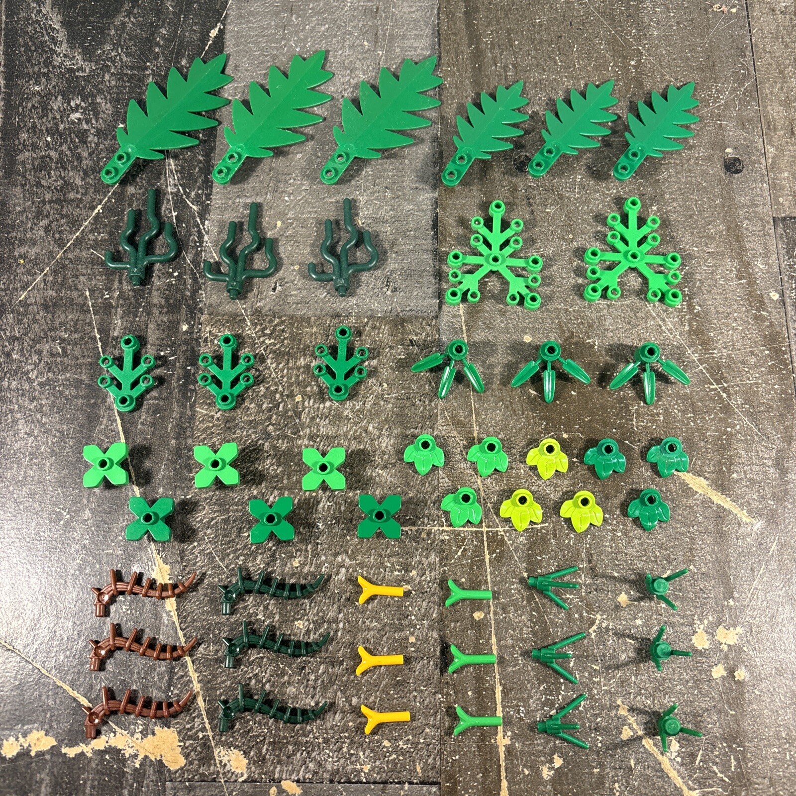 LEGO Random Assorted Lot Of 50 Plant Leaves Twigs Foliage Shrubbery ...