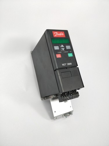 Danfoss 131Z8825 In: 3x380-480V 50/60Hz 1.6A Out: 3x0-Uin 0-590Hz 1.7A ...