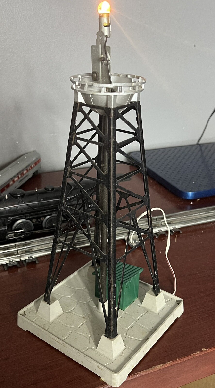 LIONEL POSTWAR O GAUGE SCARE BLACK WATER TOWER #193 - TESTED ***READ ...
