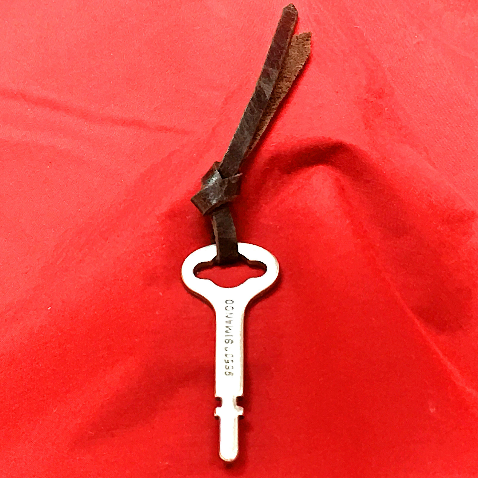 Authentic Vintage SINGER SIMANCO 96507 Key Sewing Machine Bentwood Case ...
