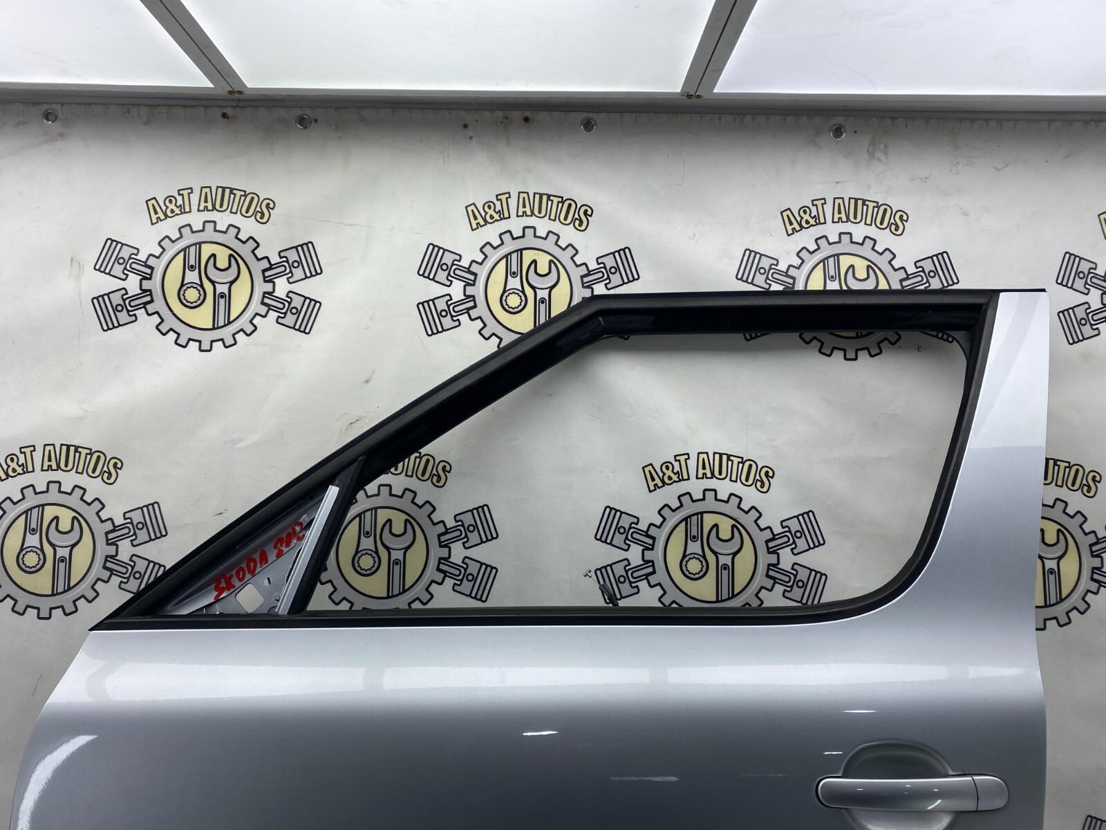 SKODA YETI 5L FRONT PASSENGER LEFT SIDE DOOR PAINT CODE LA7W SILVER ...