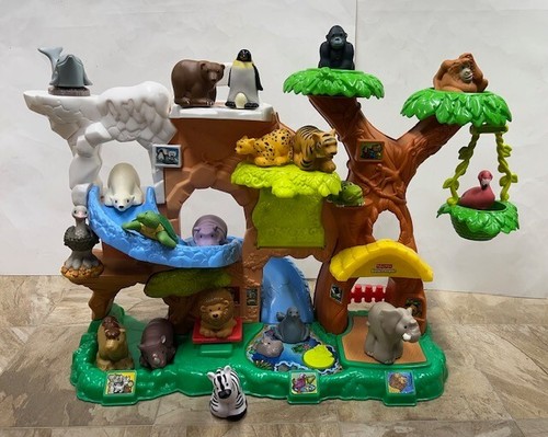 2011 Fisher Price Little People Tree House with 19 Animals - Works ...