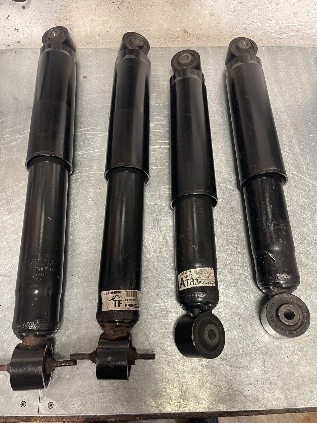 1998 1999 00 01 02 03 2004 LAND ROVER DISCOVERY II Shocks Front And ...