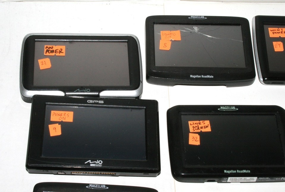 Lot of 21 BAD GPS Nav System Magellan maestro Magellan RoadMate Mio ...