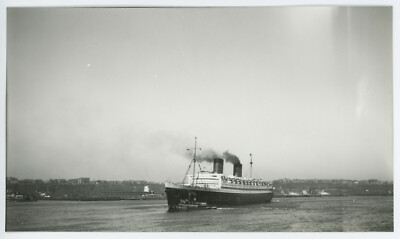 LARGE SHIP W/ 2 FUNNELS, STEAM/TUGBOAT, NEW YORK CENTRAL STATION SIGN ...