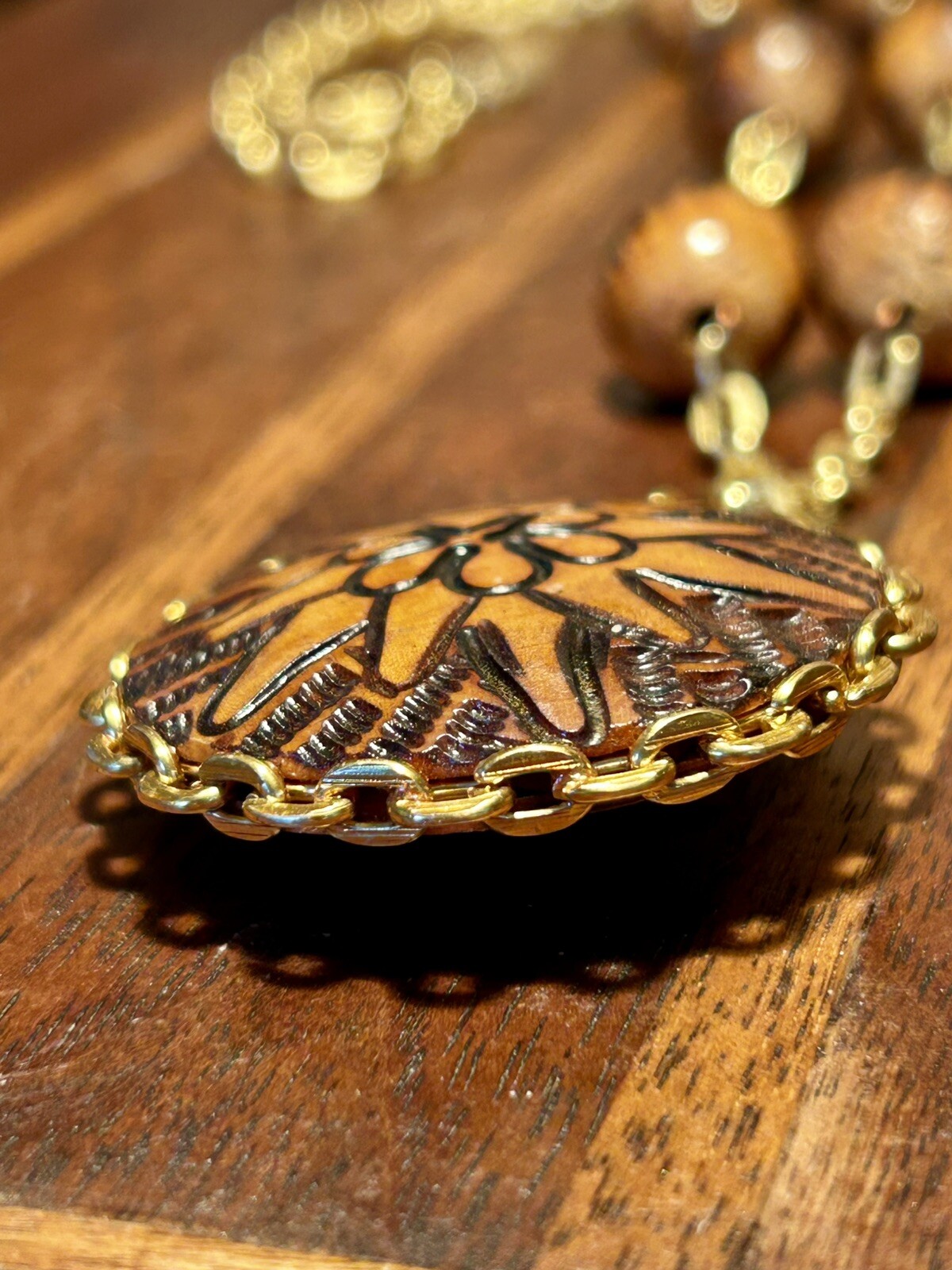 Vintage Wooden Beaded Pendant Necklace Reversible Carved Wood Retro ...