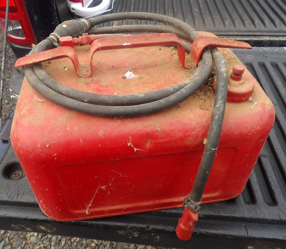 2 vintage Kiekhaefer Mercury merc 60 outboard motor plus 3 gas cans ...