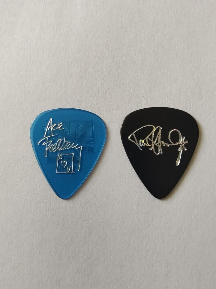 Lot of 2 KISS "Alive/Worldwide 96-97" Ace Frehley + Paul Stanley Guitar ...
